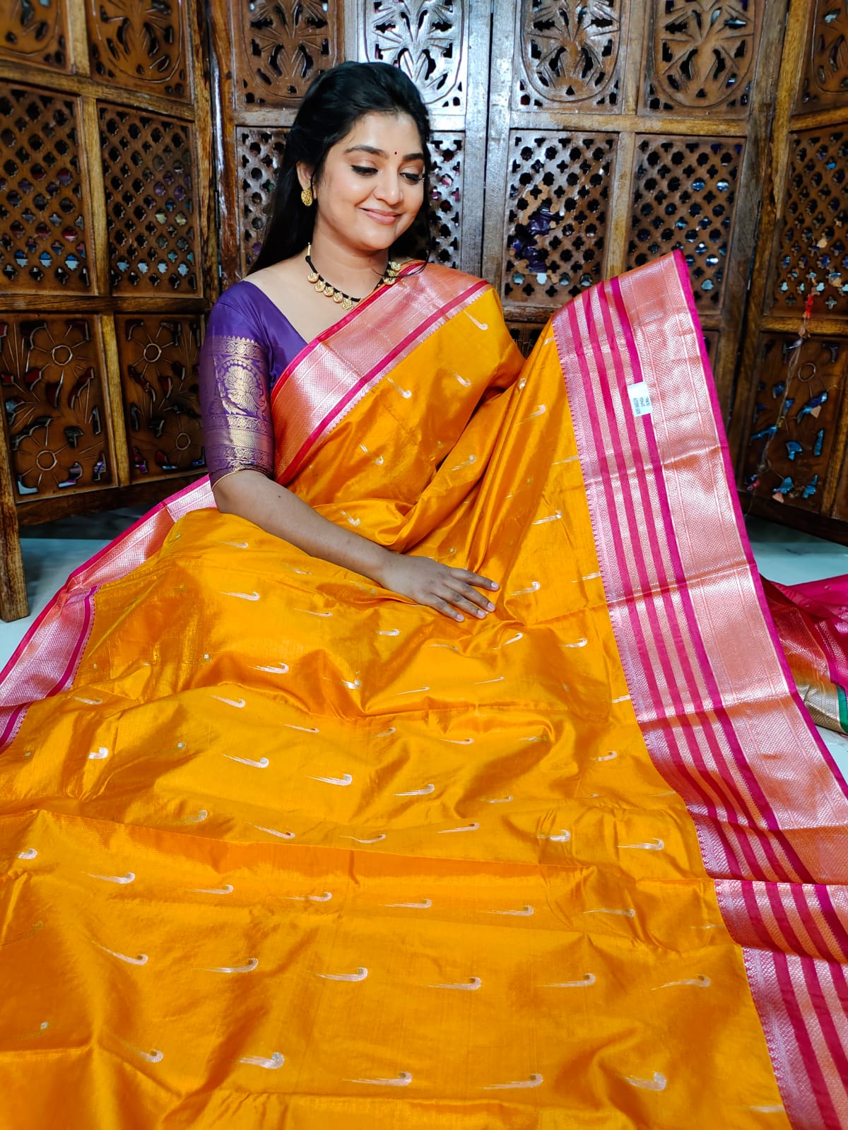 NP1100 – Arya Collections